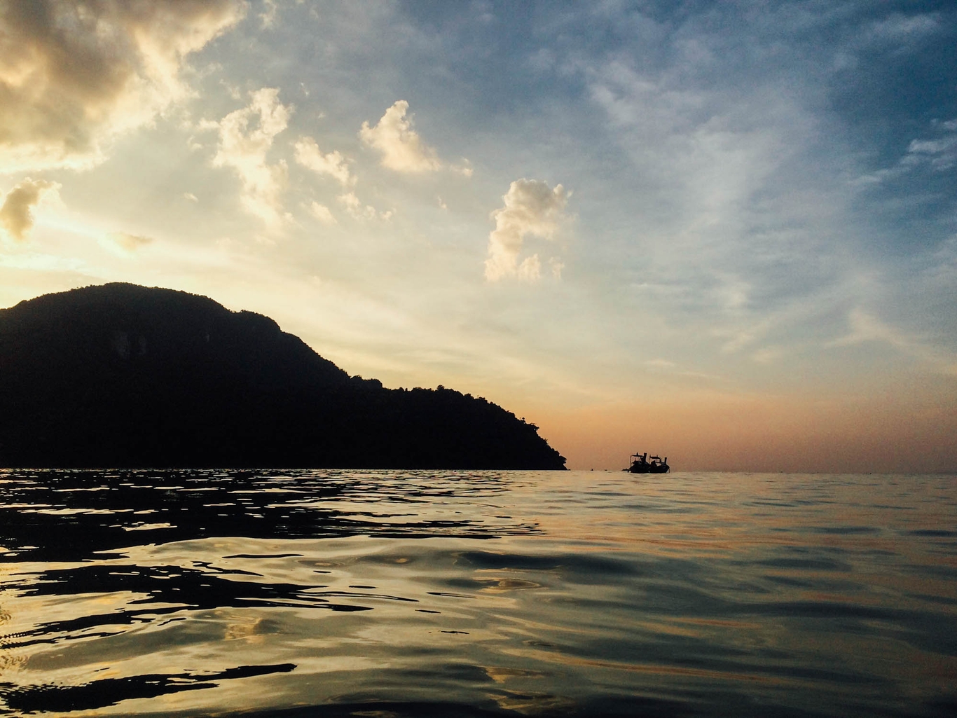 Island Hopping in Thailand - Hey There, Everywhere